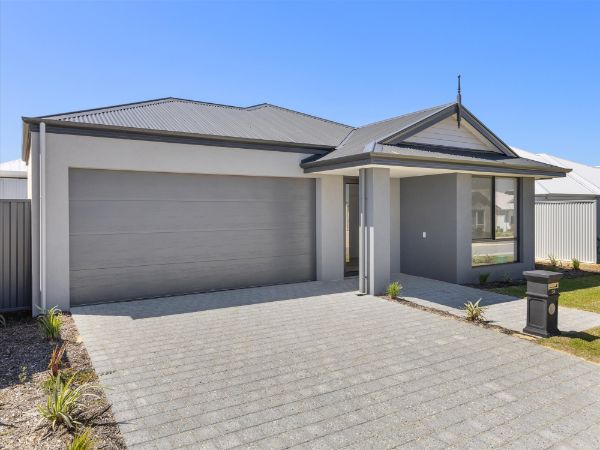 * BRAND NEW * High Physical Support 3 Bedroom Entire Home + OOA Room in ...