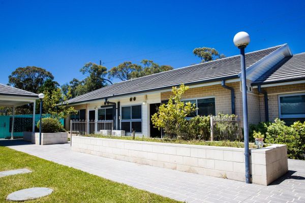 Lovely purpose-built property set in a leafy, residential area in North ...