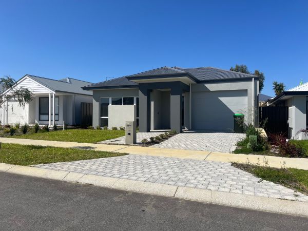 * NEW BUILD* RIDGEWOOD - High Physical Support 3 Bedroom Entire Home ...